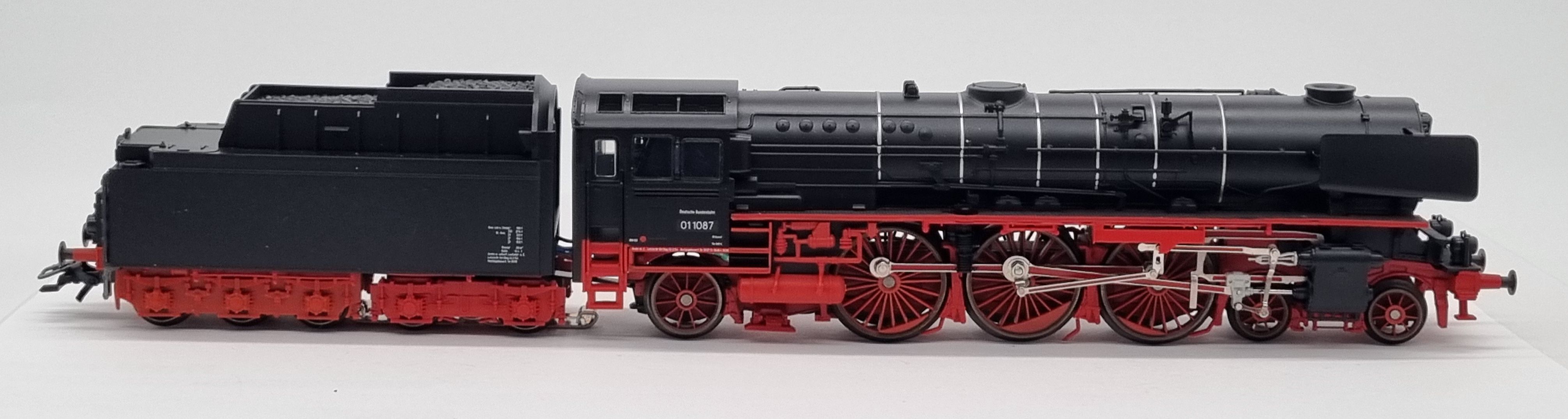 Maerklin 37102 - Dampflok BR 01 1087 DB Digital - Spur H0